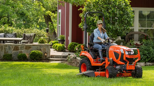 La série BX80 Sous-Compact Tracteurs | Kubota Canada Sous-Compact ...
