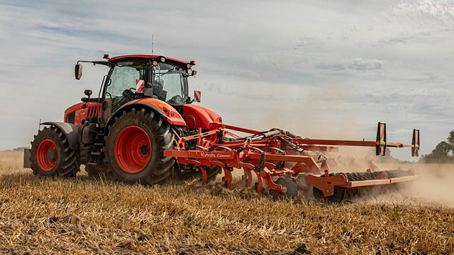 Kubota Spreaders - Crop Care Implements | Kubota Canada | Kubota Canada
